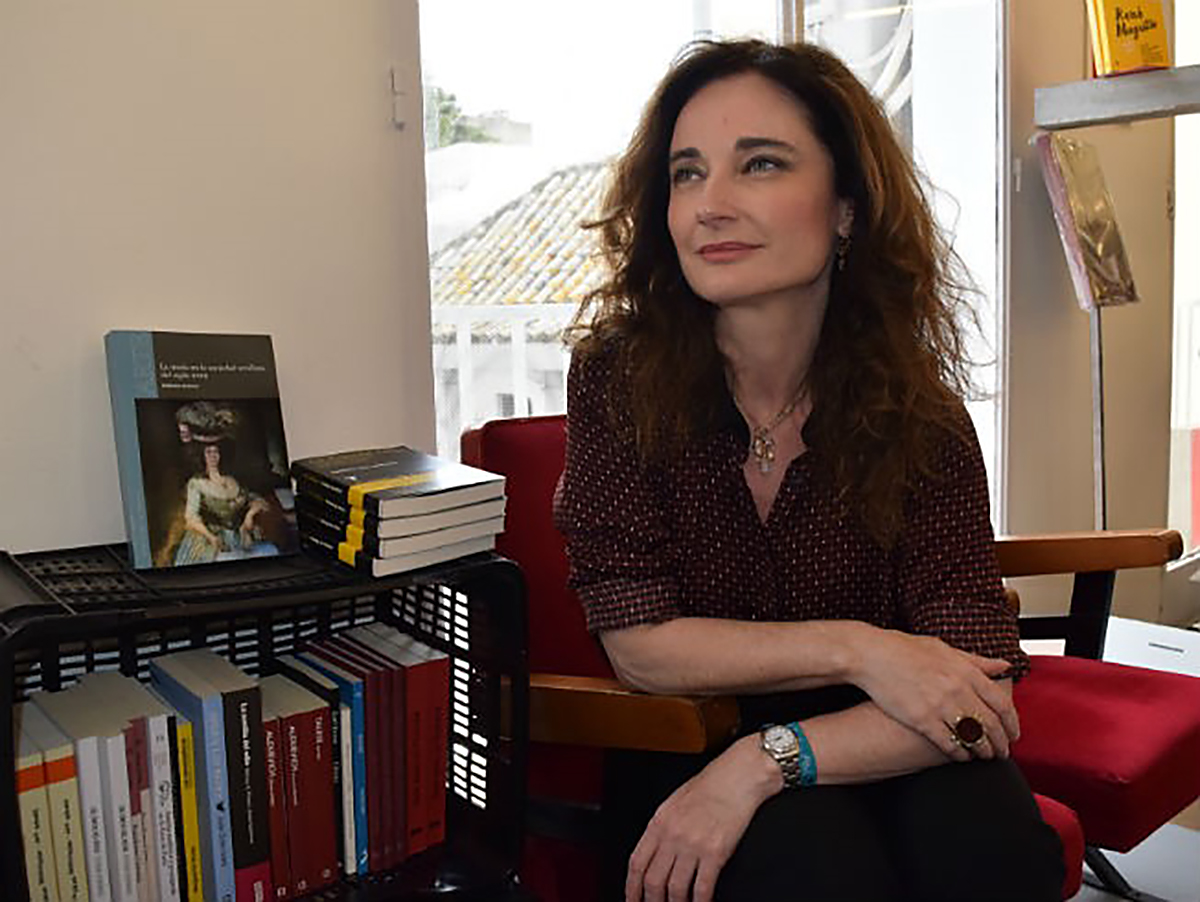 La historia de la moda con Bárbara Rosillo en la Vniversitas Senioribus ...